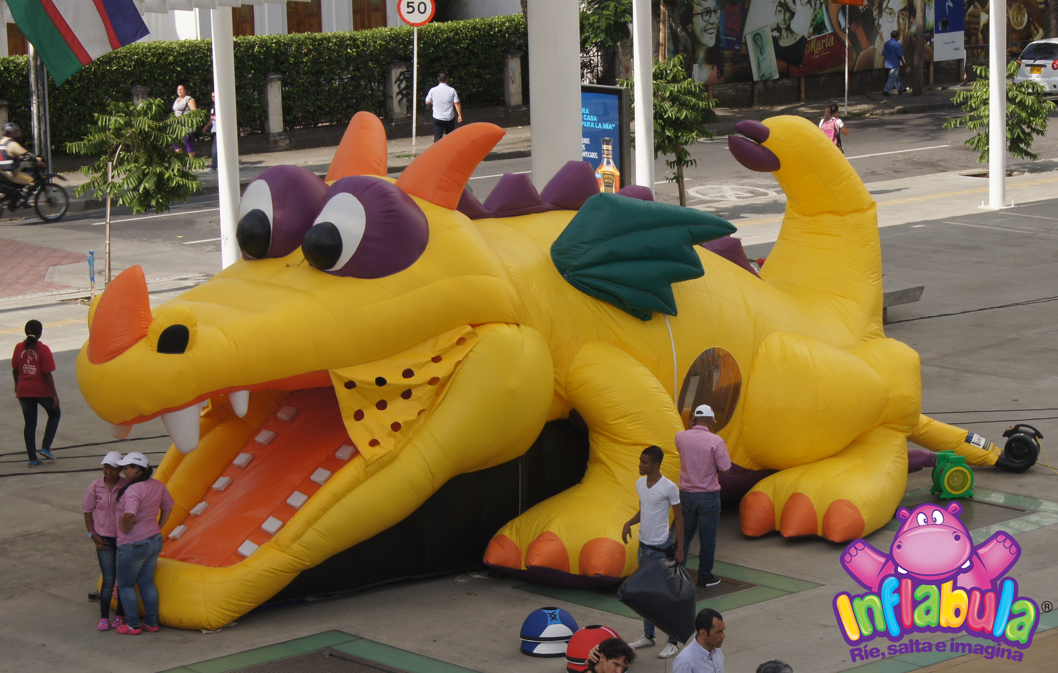 Dragon | Inflabula - Rie, Salta e Imagina - created by TOMCORP www ...